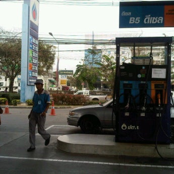 ปตท. (PTT NGV) - Fuel Station in Bang Phli
