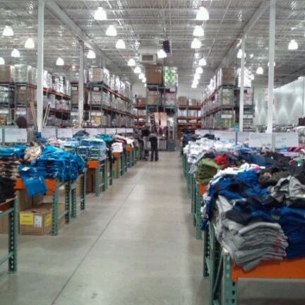 Photos at Costco - Anjou - Montréal, QC
