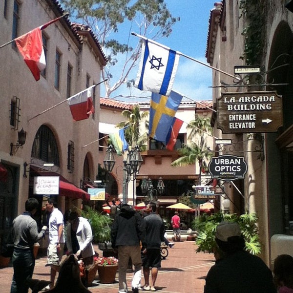 La Arcada Santa Barbara Mall