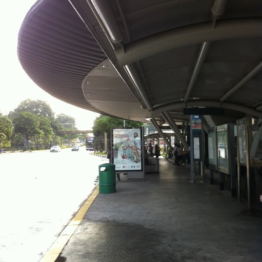 Bus Stop 10018 (Outram Park Stn Exit F/SGH) - Central Region - 300 visitors