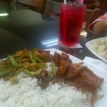 Restoran dan Kafe Rimbun - Bukit Rahman Putra