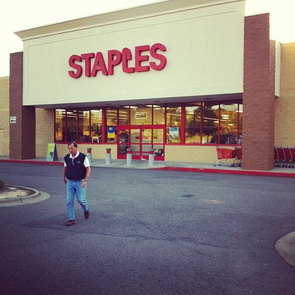 Staples - 290 Turner Street