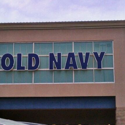 Old Navy - Merriam Town Center - 5820 Antioch Rd