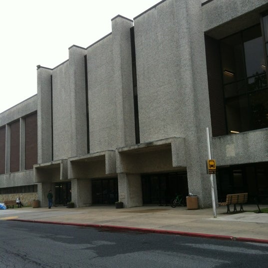 Robinson Hall - Robinson Cir