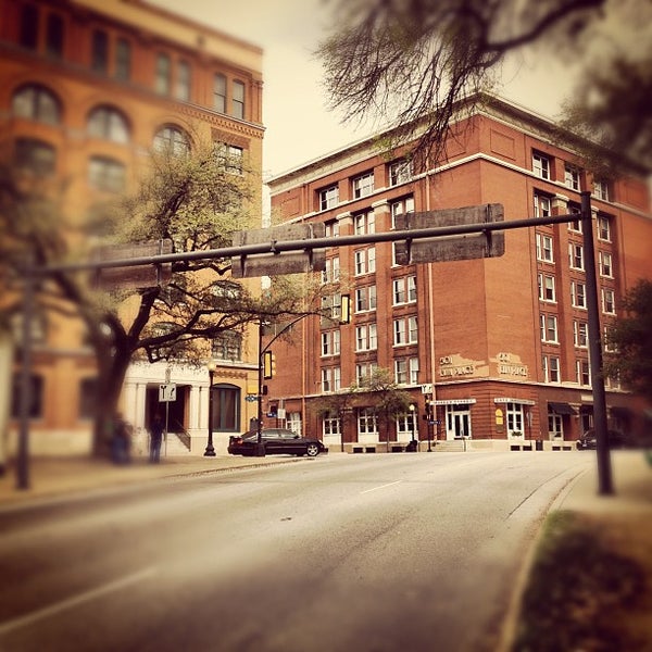 The Sixth Floor Museum - History Museum