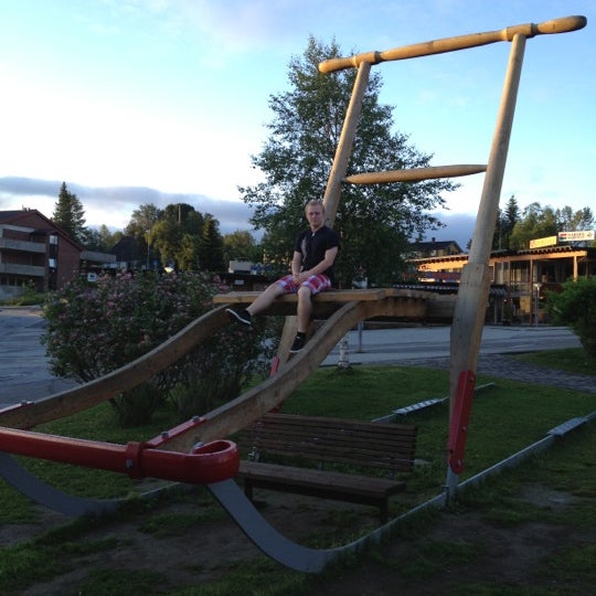 Worlds Biggest 'Spark' - Arts and Entertainment in Tynset