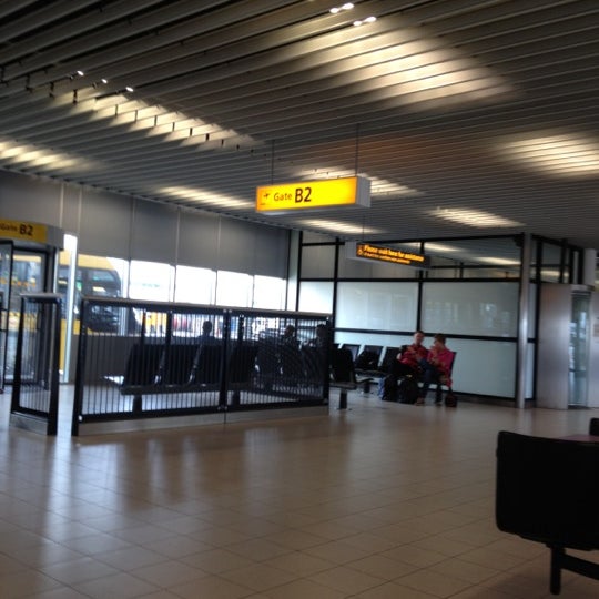 Gate B2 - 3 tips from 910 visitors