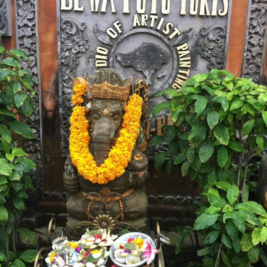 Photos at Dewa Putu Toris gallery - 7 tips
