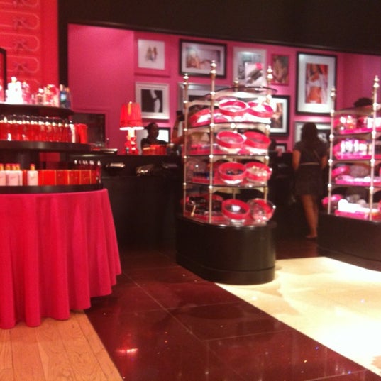 Victoria's Secret - Lingerie Store in New York