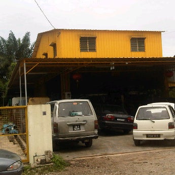 huat motor auto repair & service (yellow building) - Automotive Repair Shop