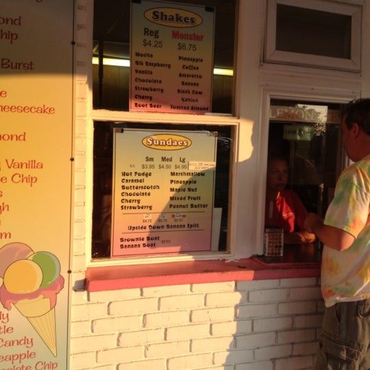 Photos at Sundae House - Woodmont - 8 tips from 260 visitors