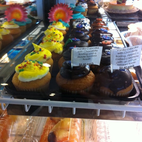 Vicky Bakery - 4 tips