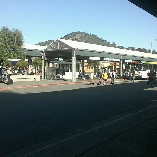 San Rafael Transit Center - Downtown San Rafael - 3rd St.
