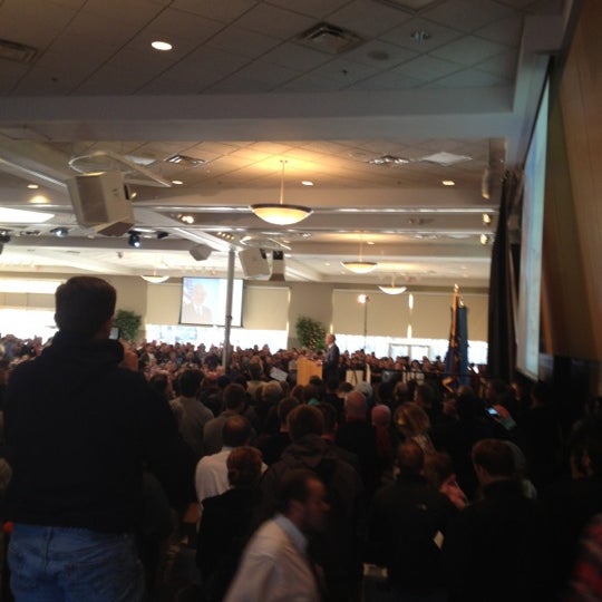 Pinnacle Center - 3330 Highland Dr