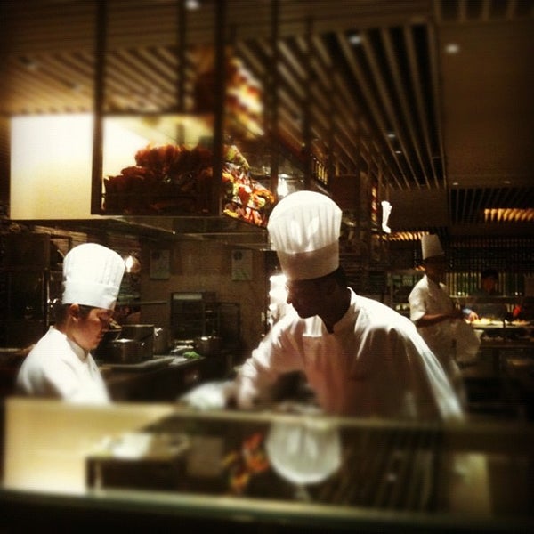 Straits Kitchen - Asian Restaurant in Singapore