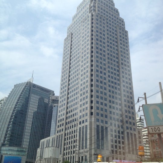 Exchange Tower (เอ็กซ์เชนจ์ ทาวเวอร์) - 27 tips