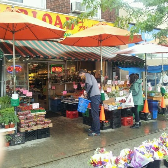 Photos at Carload Food Market - Swansea - 2334 Bloor St W