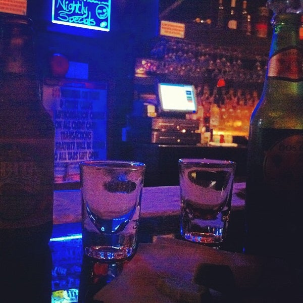 Time Out Lounge - Cocktail Bar