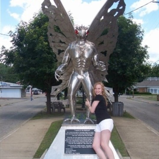 Mothman Statue - 13 tips