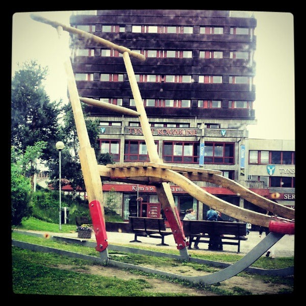 Worlds Biggest 'Spark' - Arts and Entertainment in Tynset