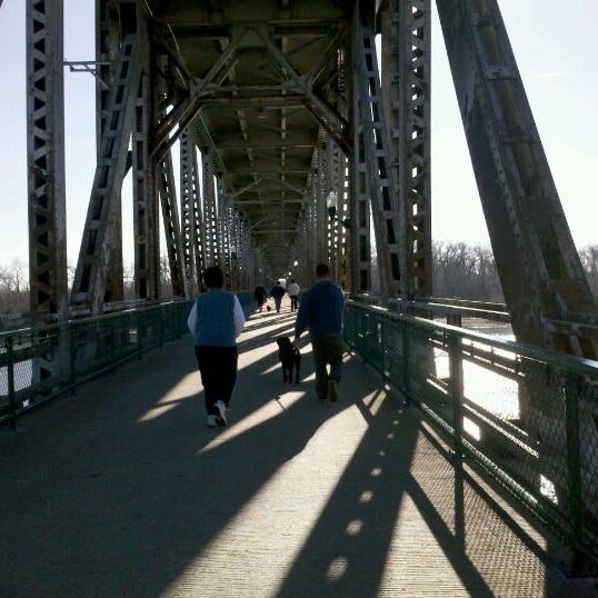 Meridian Bridge - Bridge in Yankton