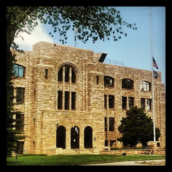 Albany County Courthouse - Courthouse in Laramie
