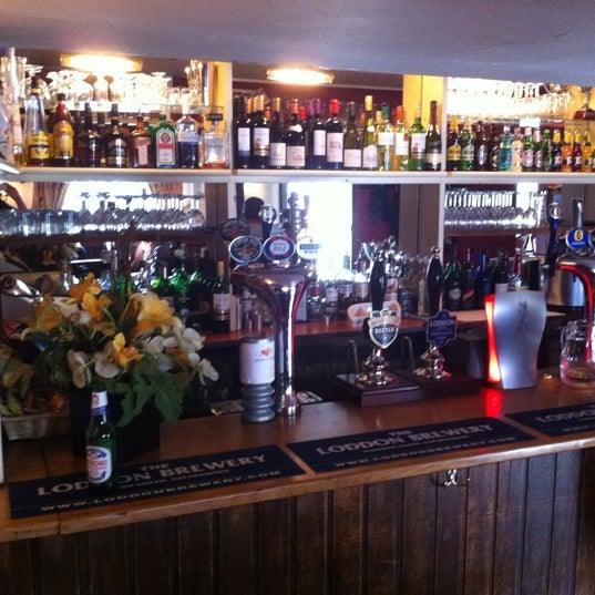 Three Horseshoes - Pub