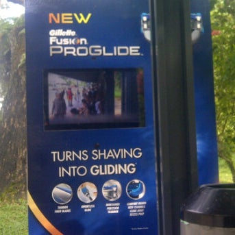 Photos at Bus Stop 09022 (Orchard Stn Exit 13) - Orchard Road - 8 tips