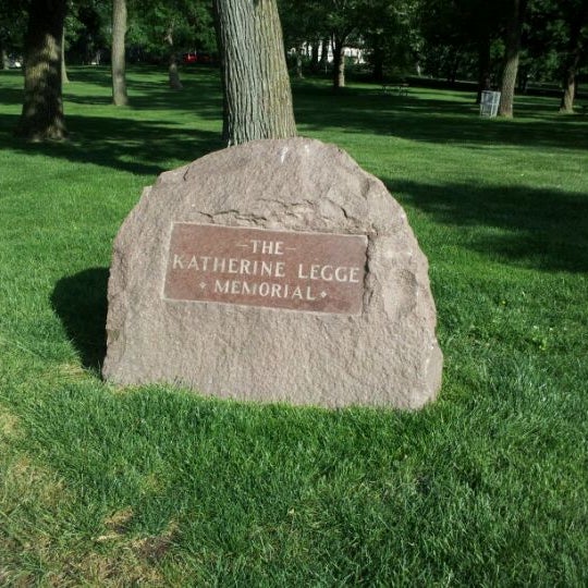 Katherine Legge Memorial Park - Park in Hinsdale
