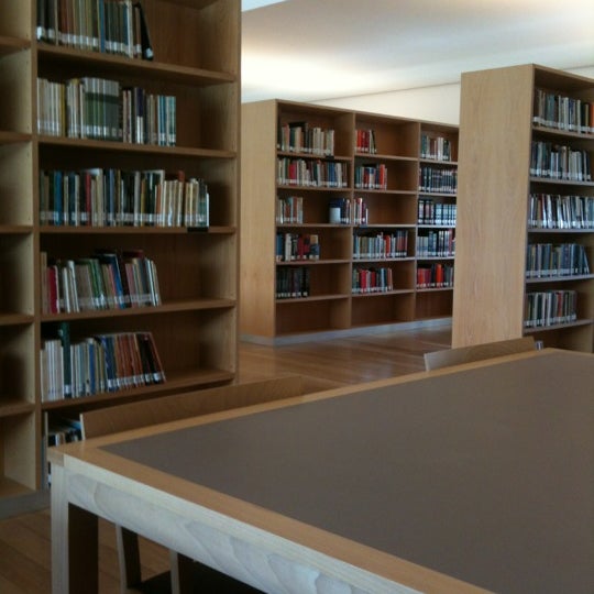 Biblioteca Municipal de Viana do Castelo - Library