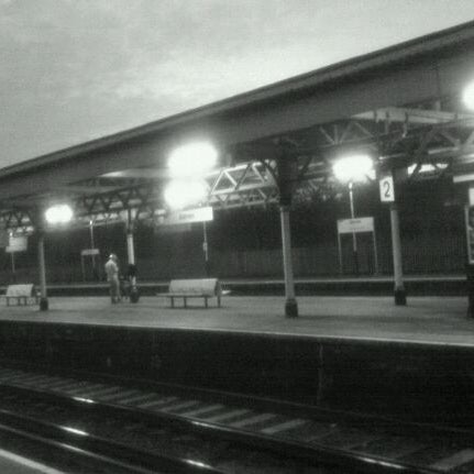 Photos at Barnes Railway Station (BNS) - Mortlake and Barnes Common ...