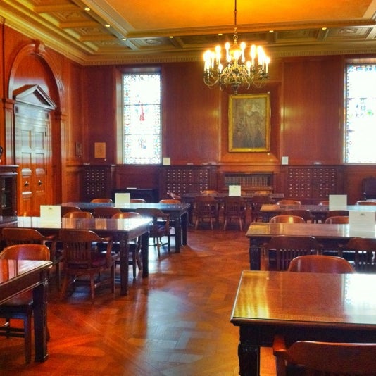 Armstrong Browning Library - College Library in Baylor