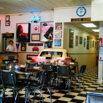 Rockin' Robin's Soda Shoppe - Diner