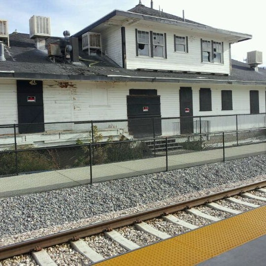 UTA FrontRunner Layton Station - 4 tips