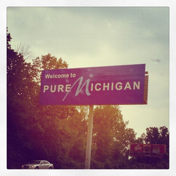 Michigan / Ohio State Line - Border Crossing in Whiteford