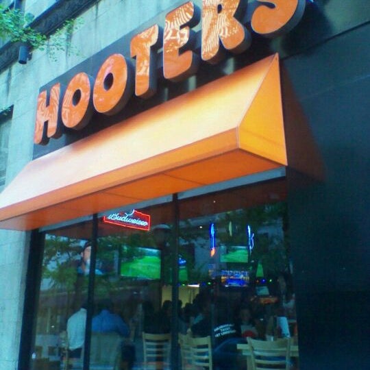 Hooters - Downtown Atlanta - Atlanta, GA