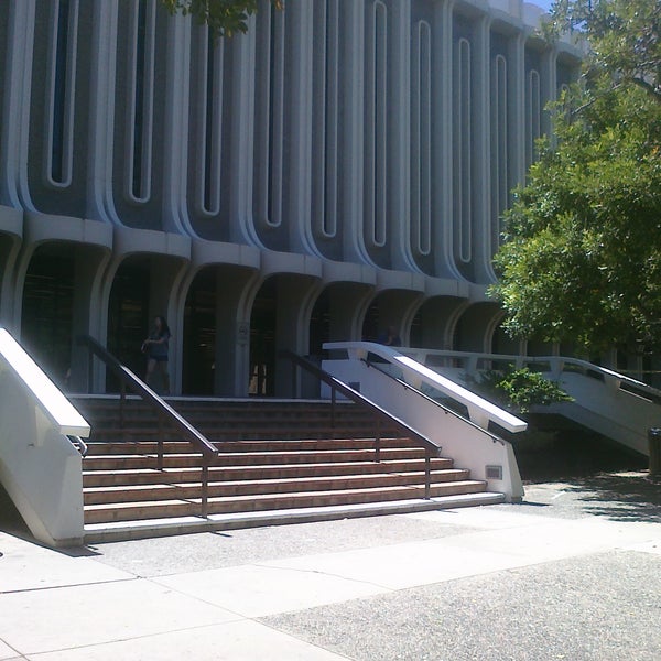Langson Library - University of California-Irvine - Irvine, CA