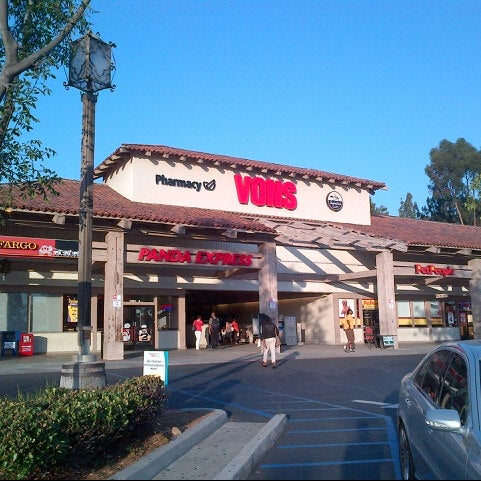 VONS - Grocery Store in La Mesa