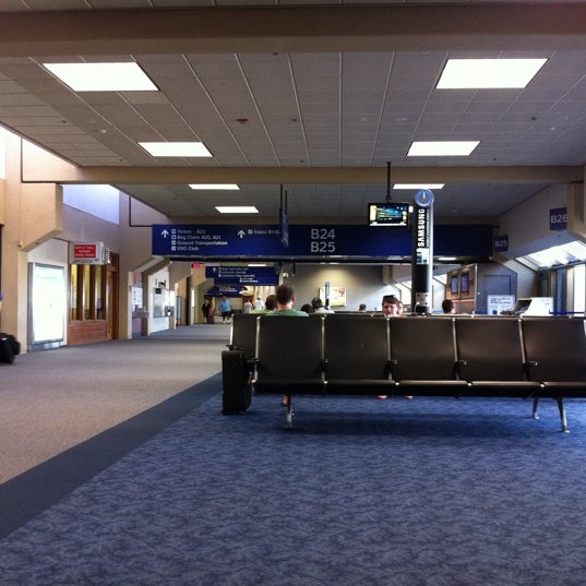 Photos at Gate B27 - Terminal B