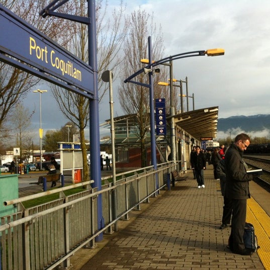 Port Coquitlam Station Bus Loop - Bus Station in Port Coquitlam