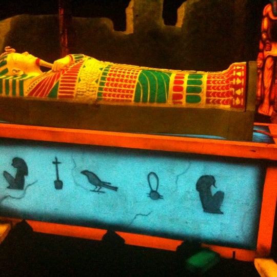 Putting Edge Glow-in-the-Dark Mini Golf - Cambridge, ON
