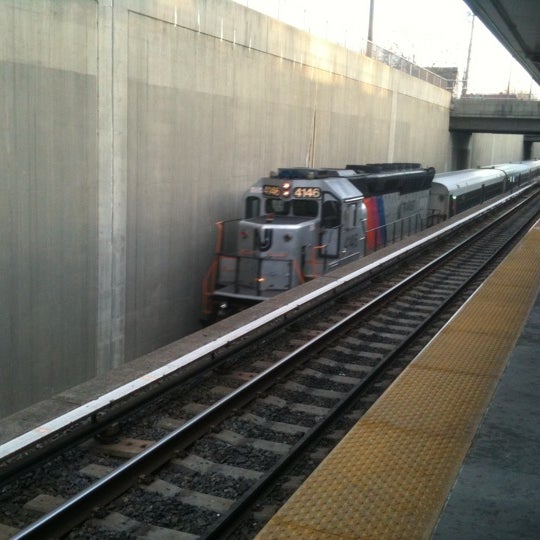 PATCO: Haddonfield Station - Train Station