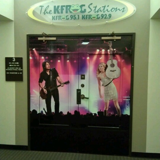KFRG FM Radio "K-Frog" (Country) - Radio Station in Colton
