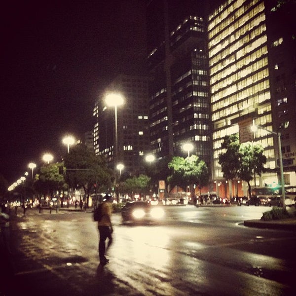 Avenida Presidente Vargas - Road in Centro