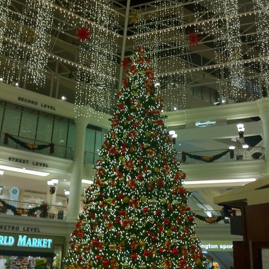 Chevy Chase Pavilion - Shopping Mall in Washington