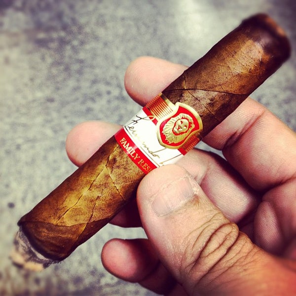 house of cigars - Smoke Shop in Columbus