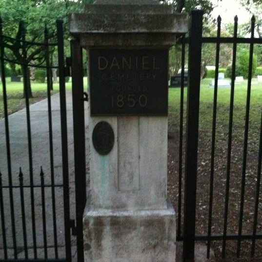 Daniel Family Cemetery - Cemetery