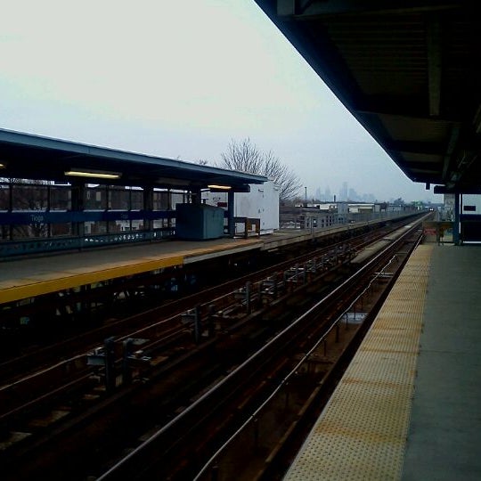 SEPTA MFL Tioga Station - 3 tips