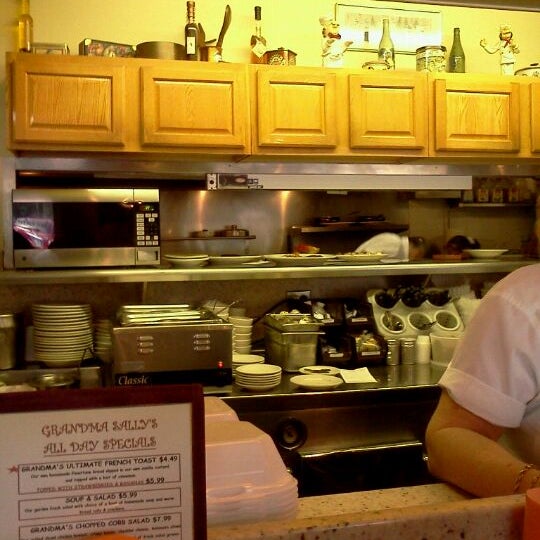 Grandma Sally's - 11 tips from 128 visitors