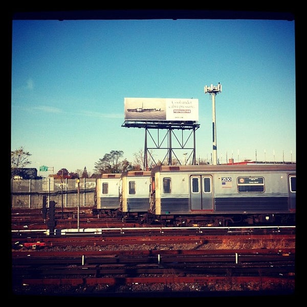 MTA - Coney Island Yard - (F) Culver Tracks - Gravesend - NYCT